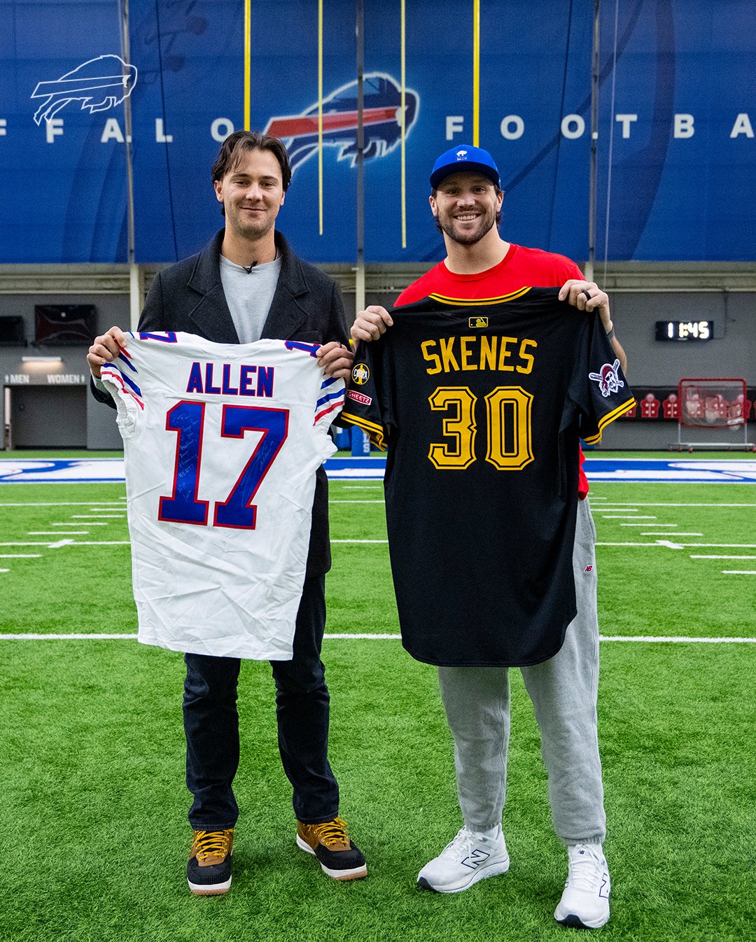 National League Cy Young winner Paul Skenes swapped jerseys today with ...