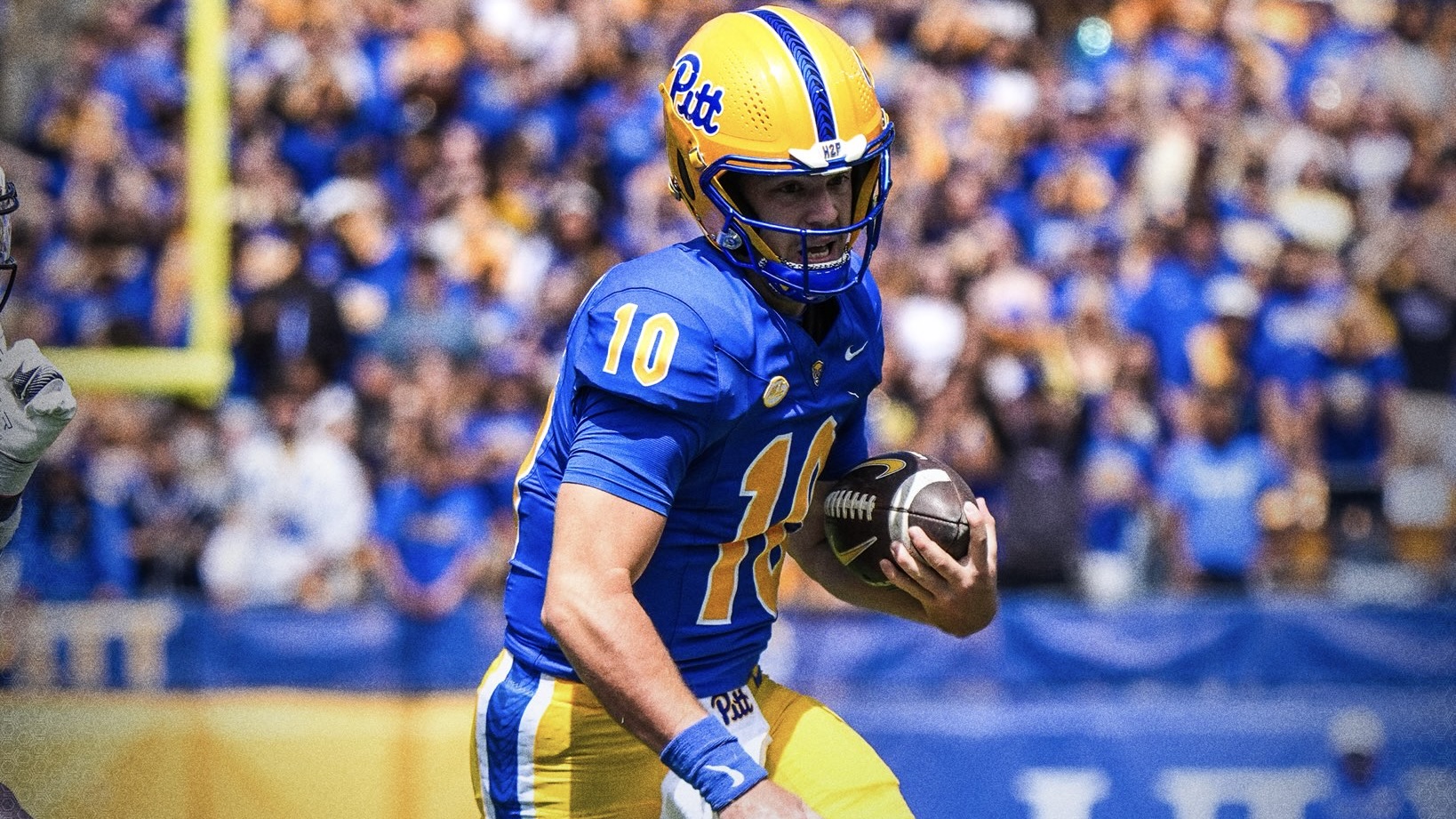 Football: Holstein's career-high four TD passes dunk Dukes