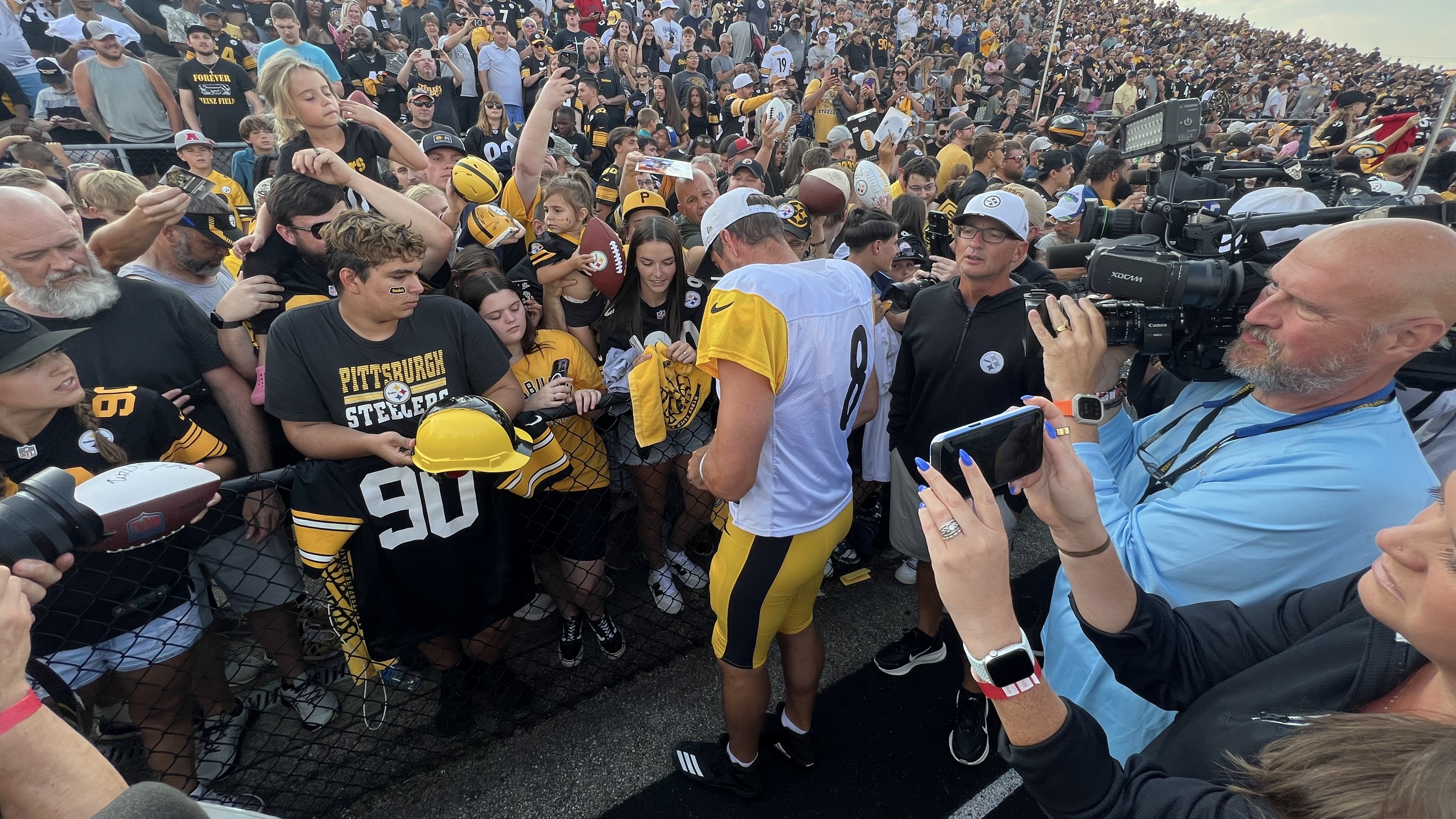 Steelers match crowd's 'great energy' at Friday Night Lights