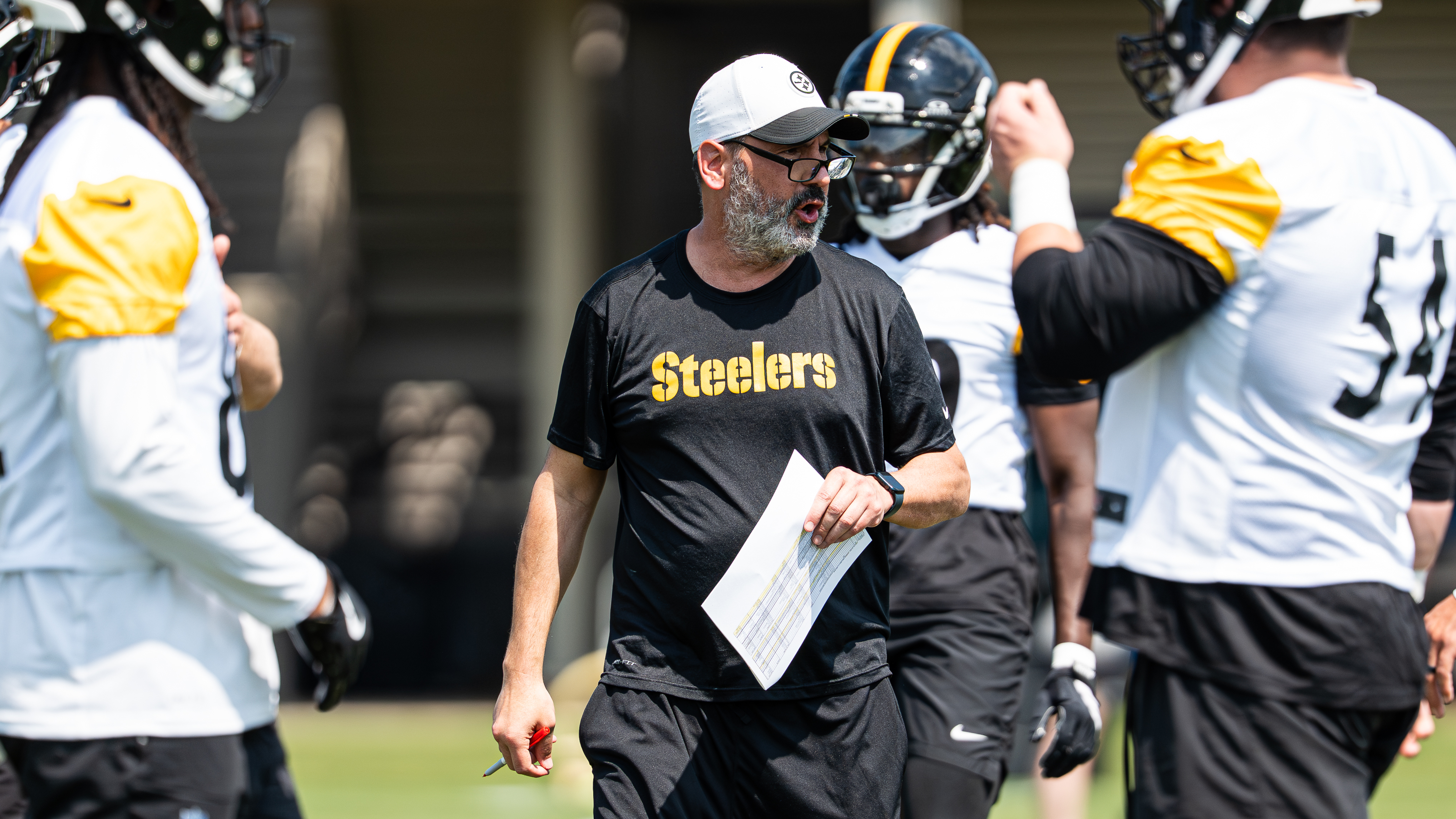 Four quarterbacks part of Steelers' plan ... for now