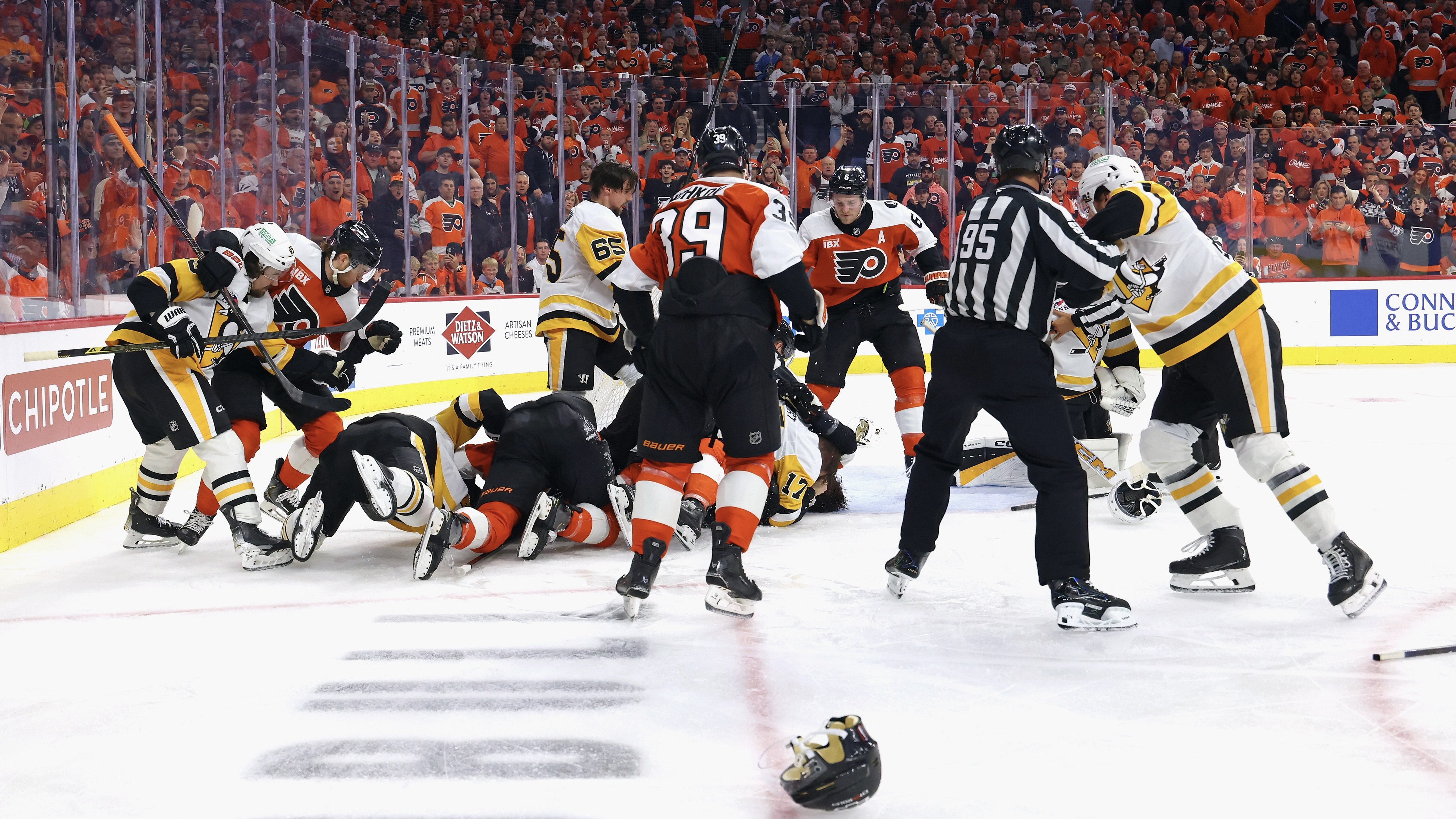 Final: Flyers 5, Penguins 2