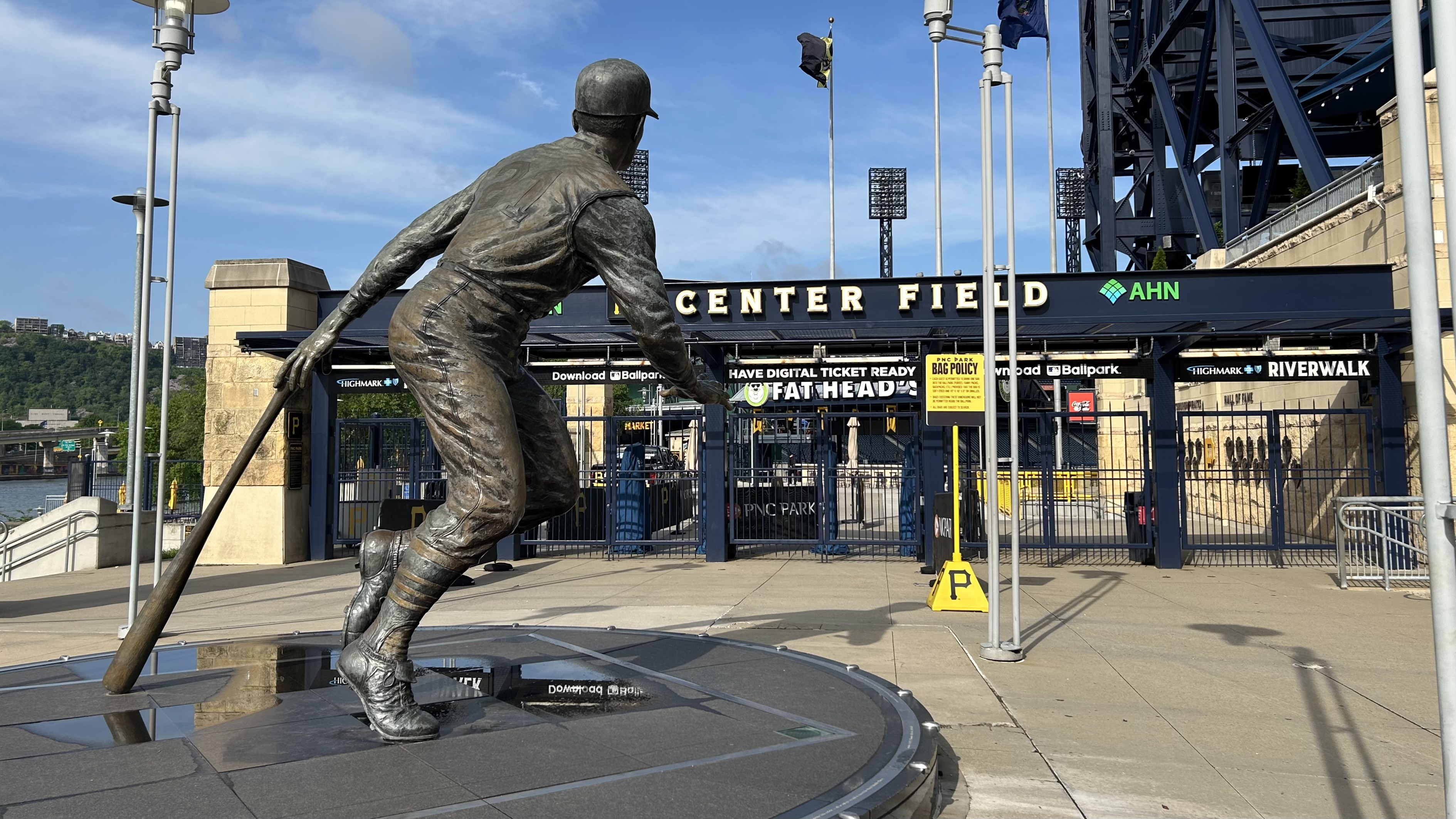 LIVE: Pirates 1, Cubs 1, seventh inning