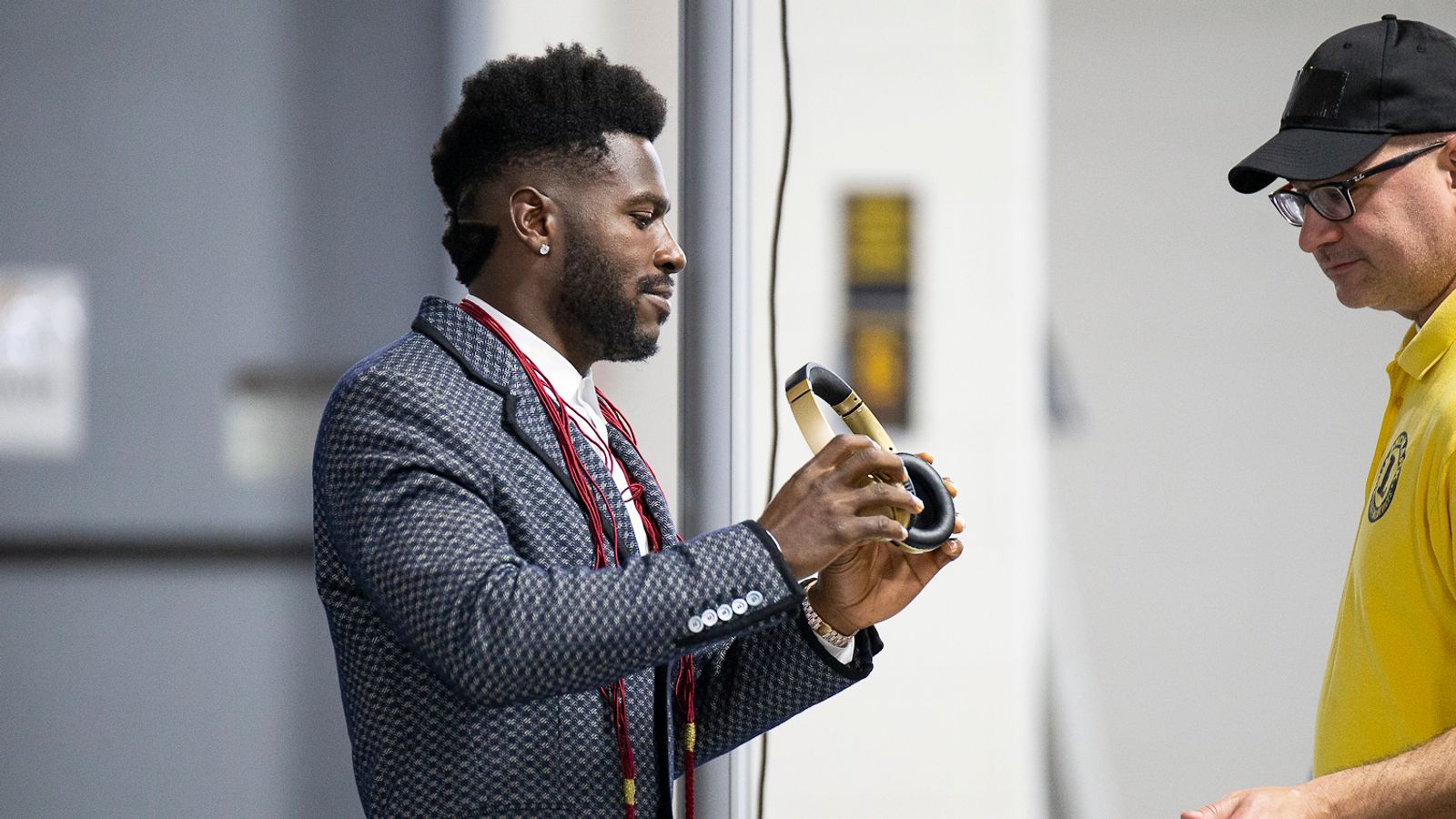 AB out for 'months'? Olympic gold medalist Gatlin shares experience