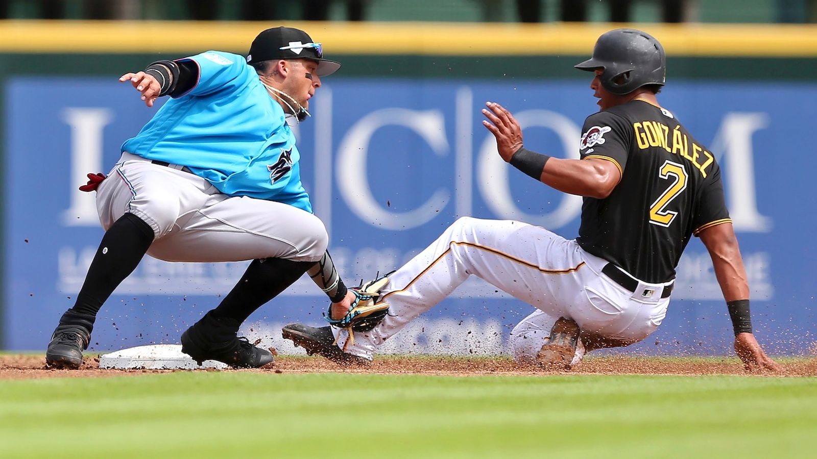 Gonzalez's bat shows some life in Pirates' win