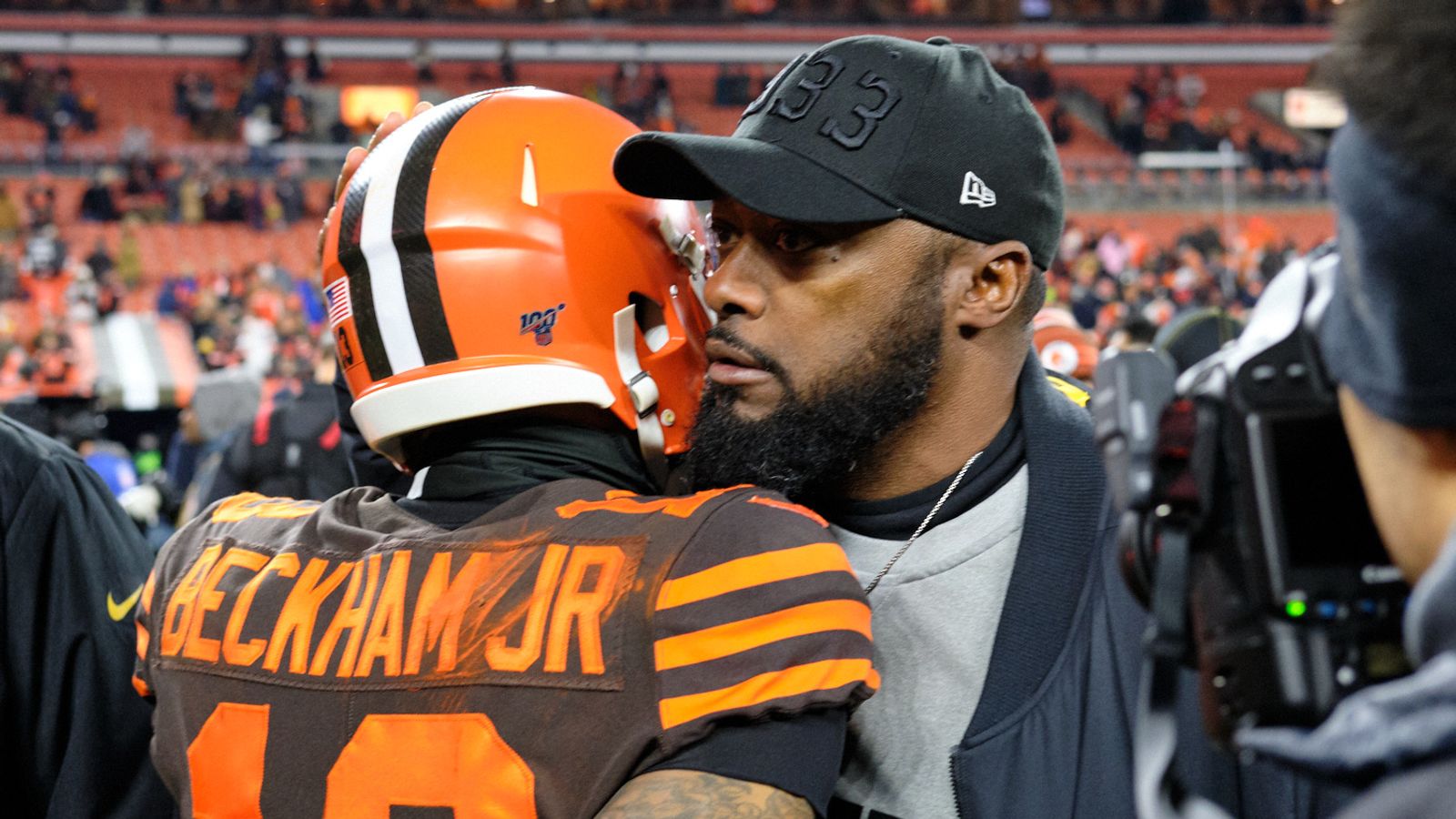Steelers, Rudolph assail Garrett allegations